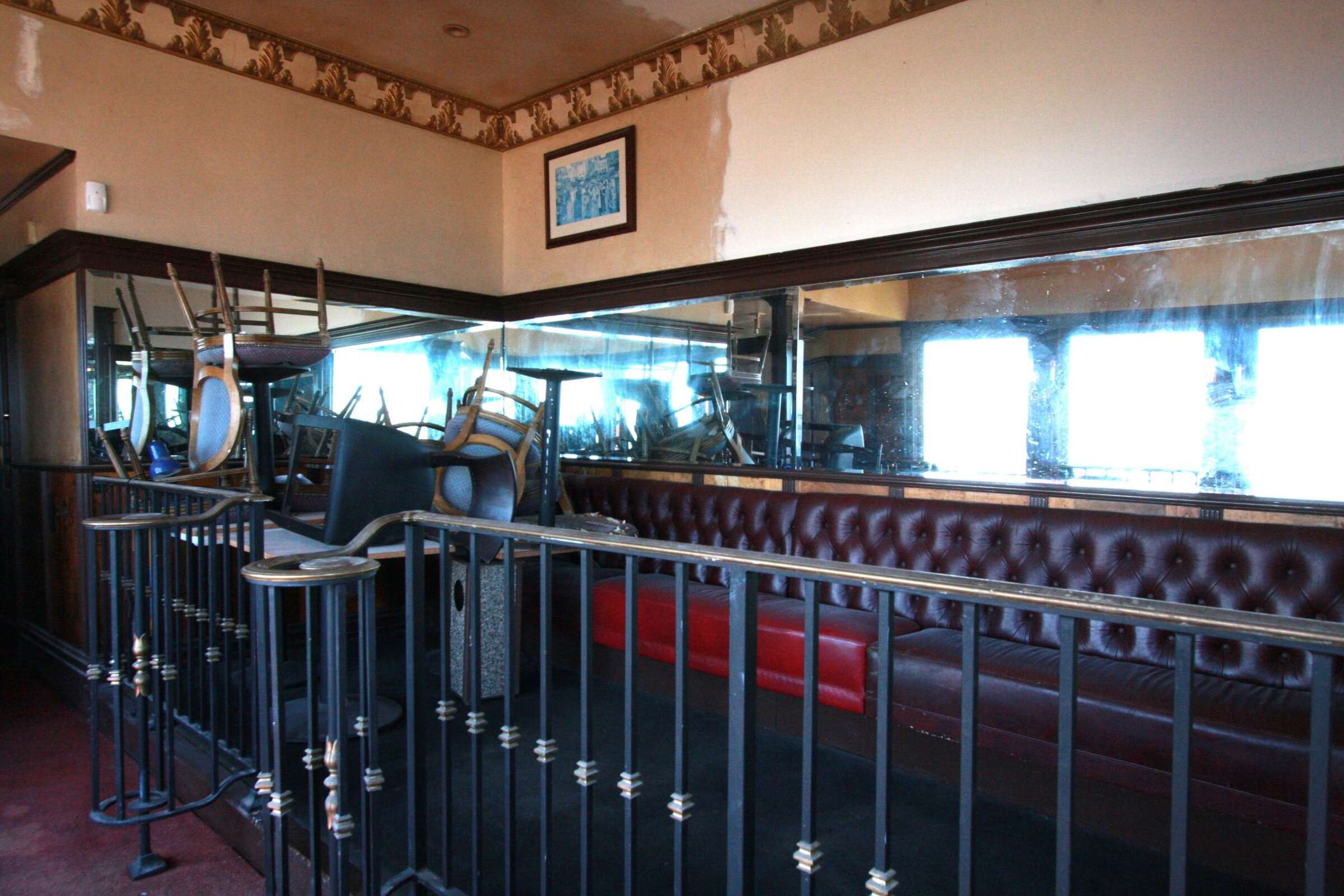 Here's what Julius' Castle looks like 12 years after its closure — and ...