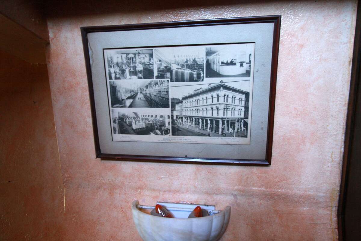 Here's what Julius' Castle looks like 12 years after its closure — and ...