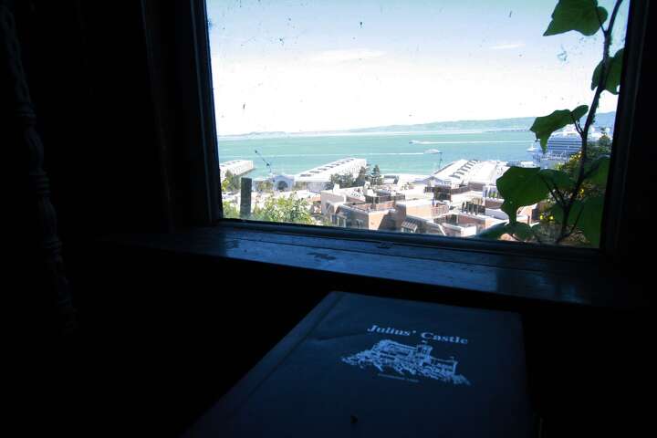 Here's what Julius' Castle looks like 12 years after its closure — and ...