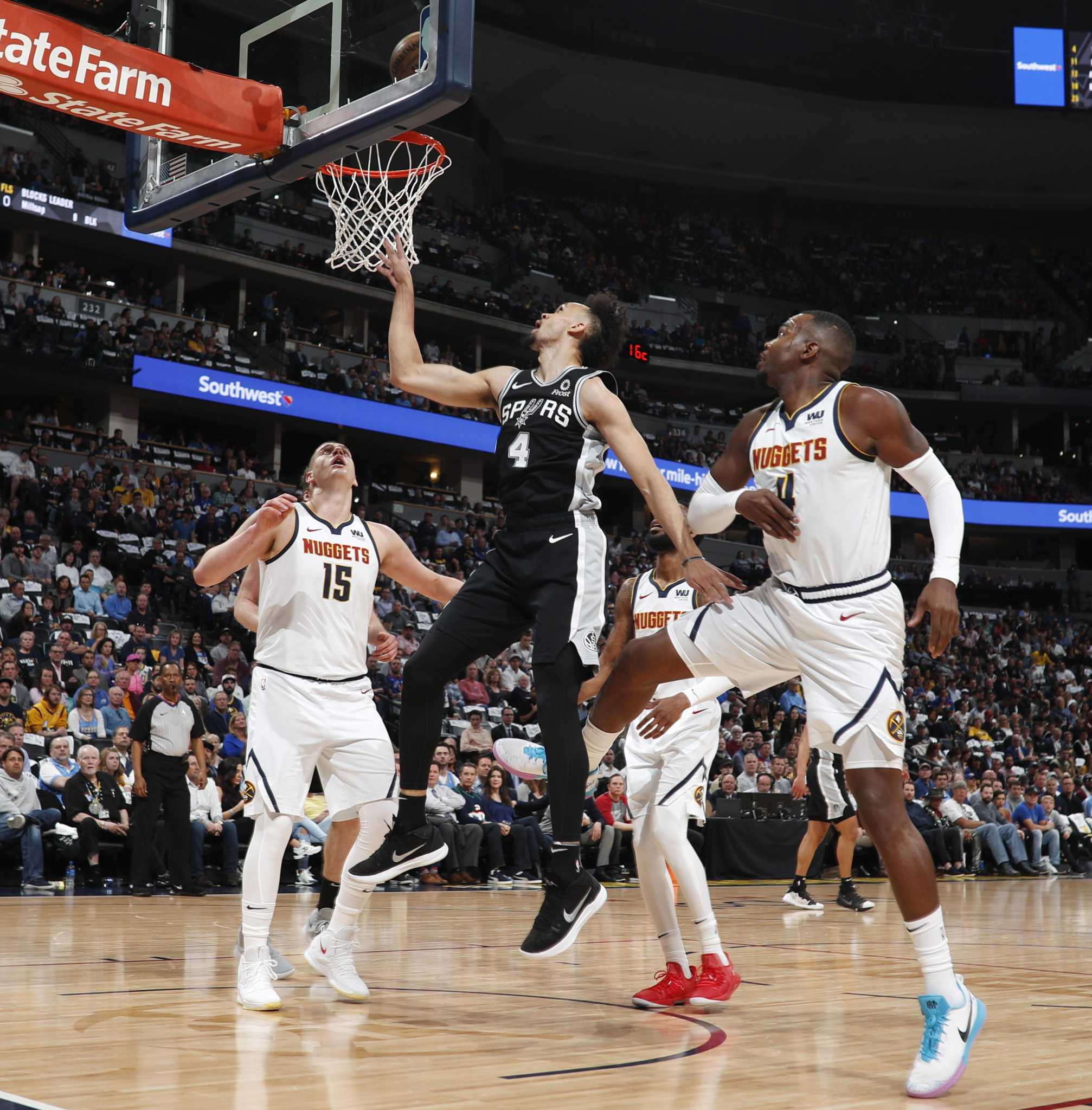 Beleaguered Murray sends Spurs home in defeat