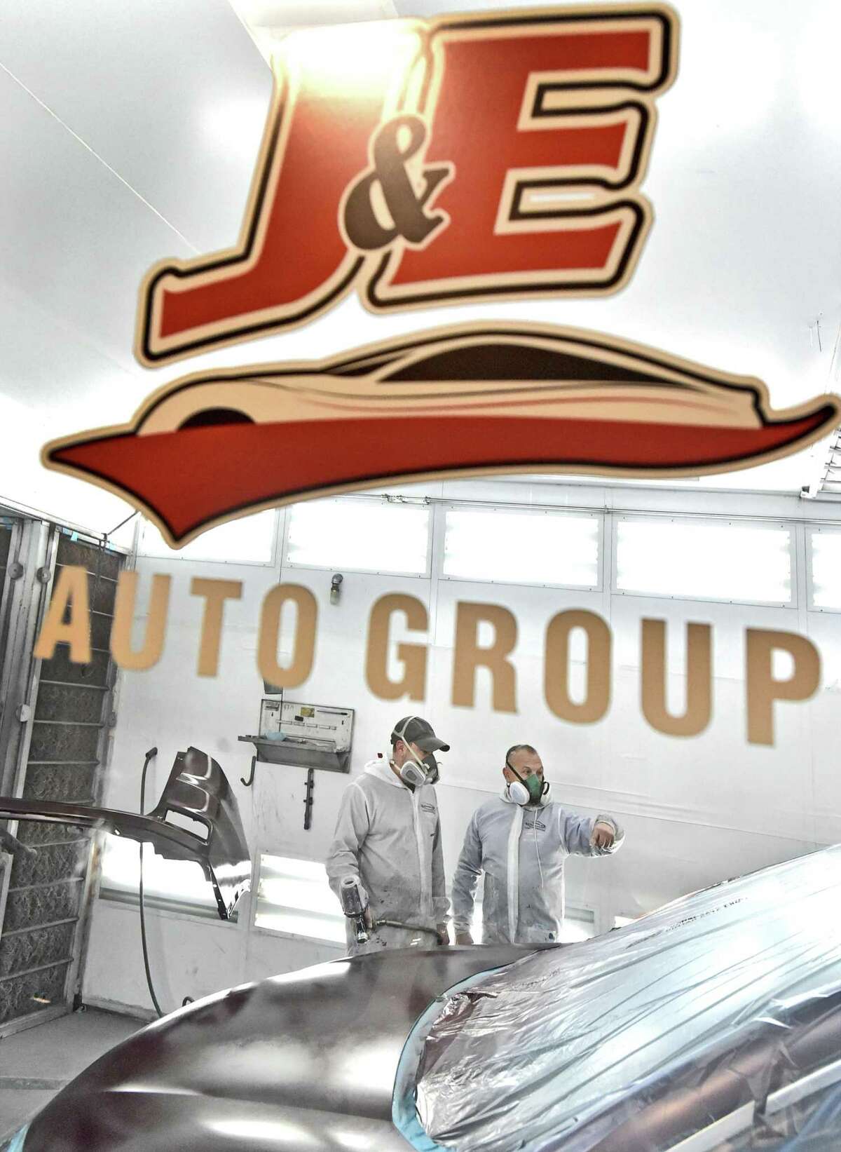 Branford’s J & E Auto Group, a real mom & pop place, celebrates 35 years