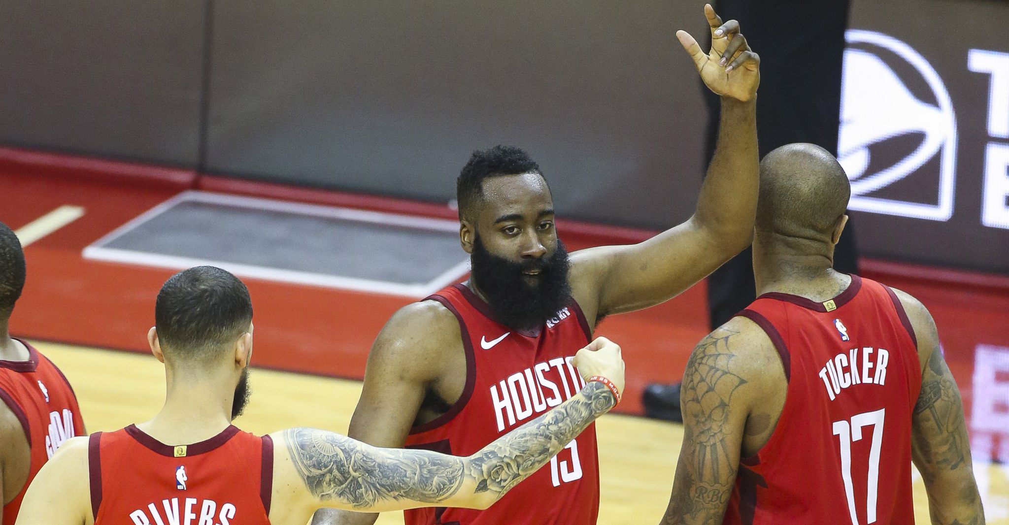 Rockets blow by Jazz in Game 2