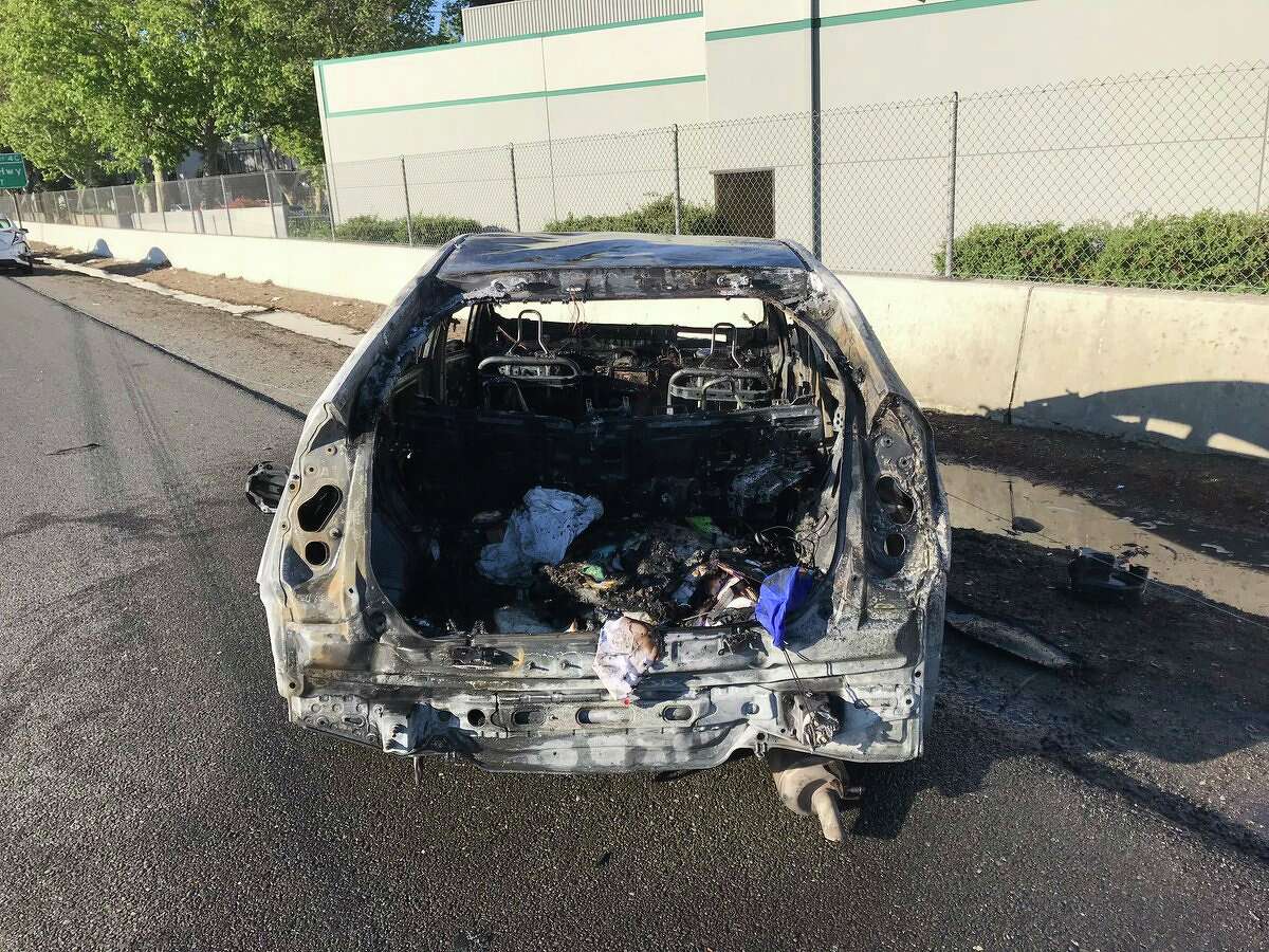 Prison bus crash cleared after blocking all lanes of southbound I-880 ...