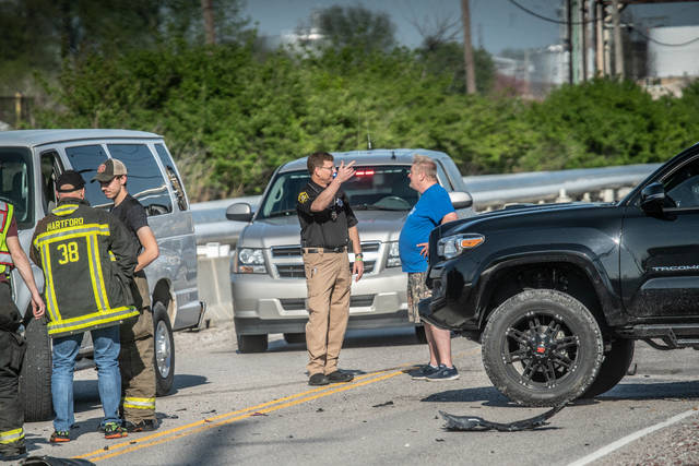 South Roxana police officer hurt in crash while on-duty; Edwardsville ...