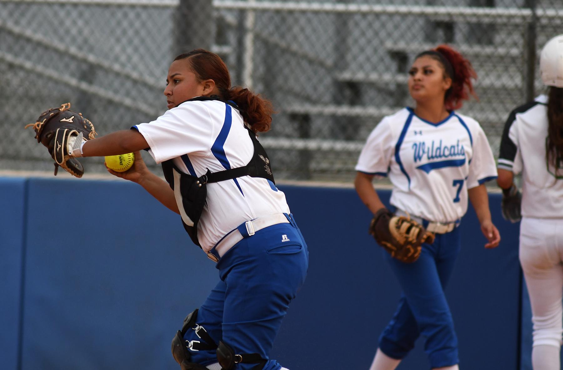Dekaney softball gains playoff momentum win over Aldine