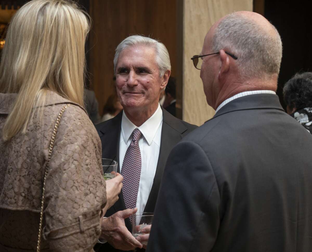 Leach receives 2019 Hope Award from MS Society