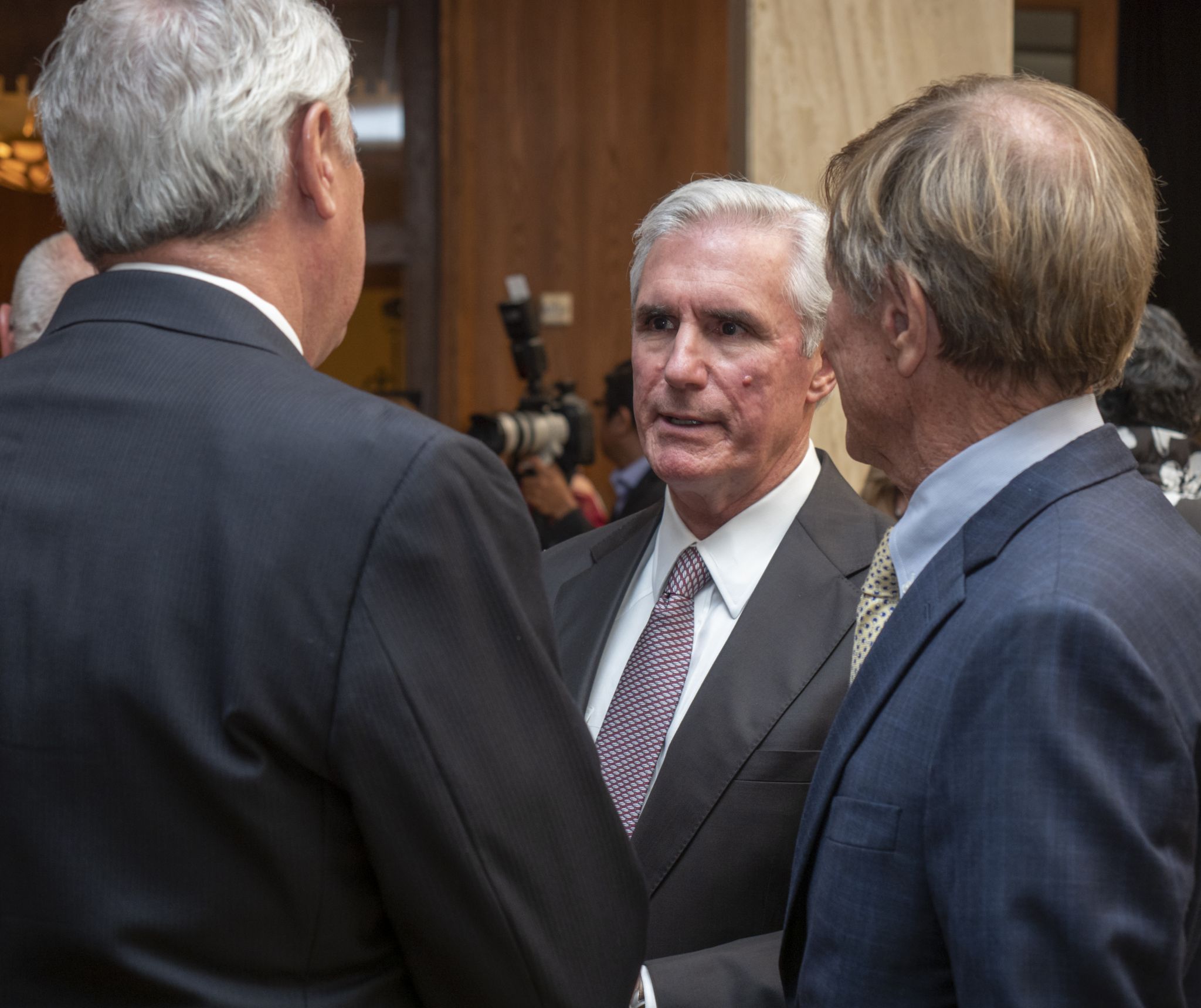 Leach receives 2019 Hope Award from MS Society