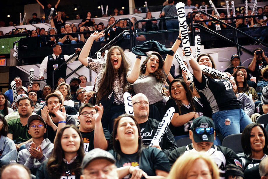 Photos: Spurs fans erupt in first home game of 2019 NBA playoffs - San ...