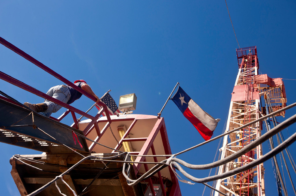 Railroad Commission: Drilling permits in Texas fall; oil completions soar