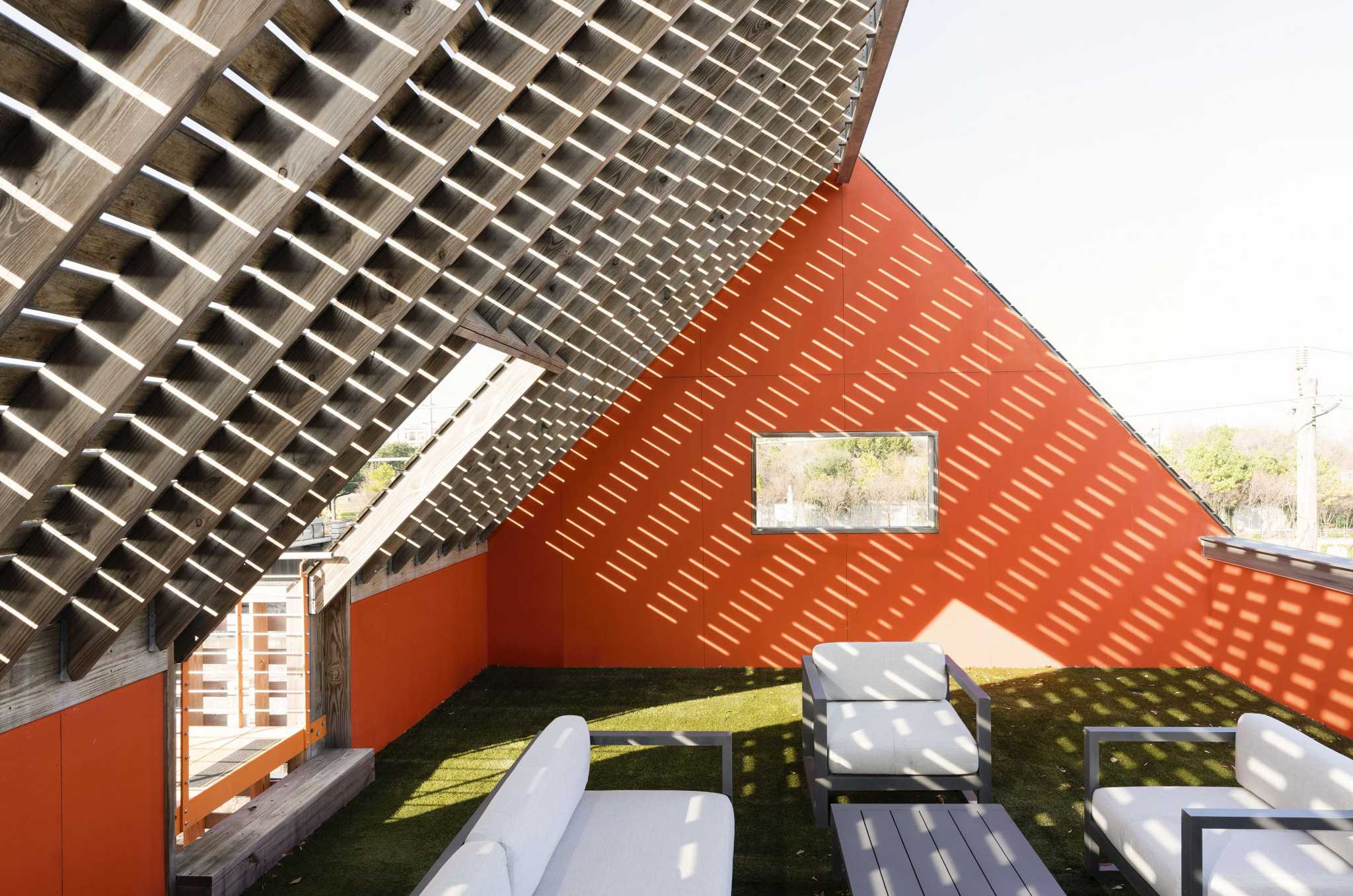 Home tour includes family’s abstract-modern house you can see from U.S. 59