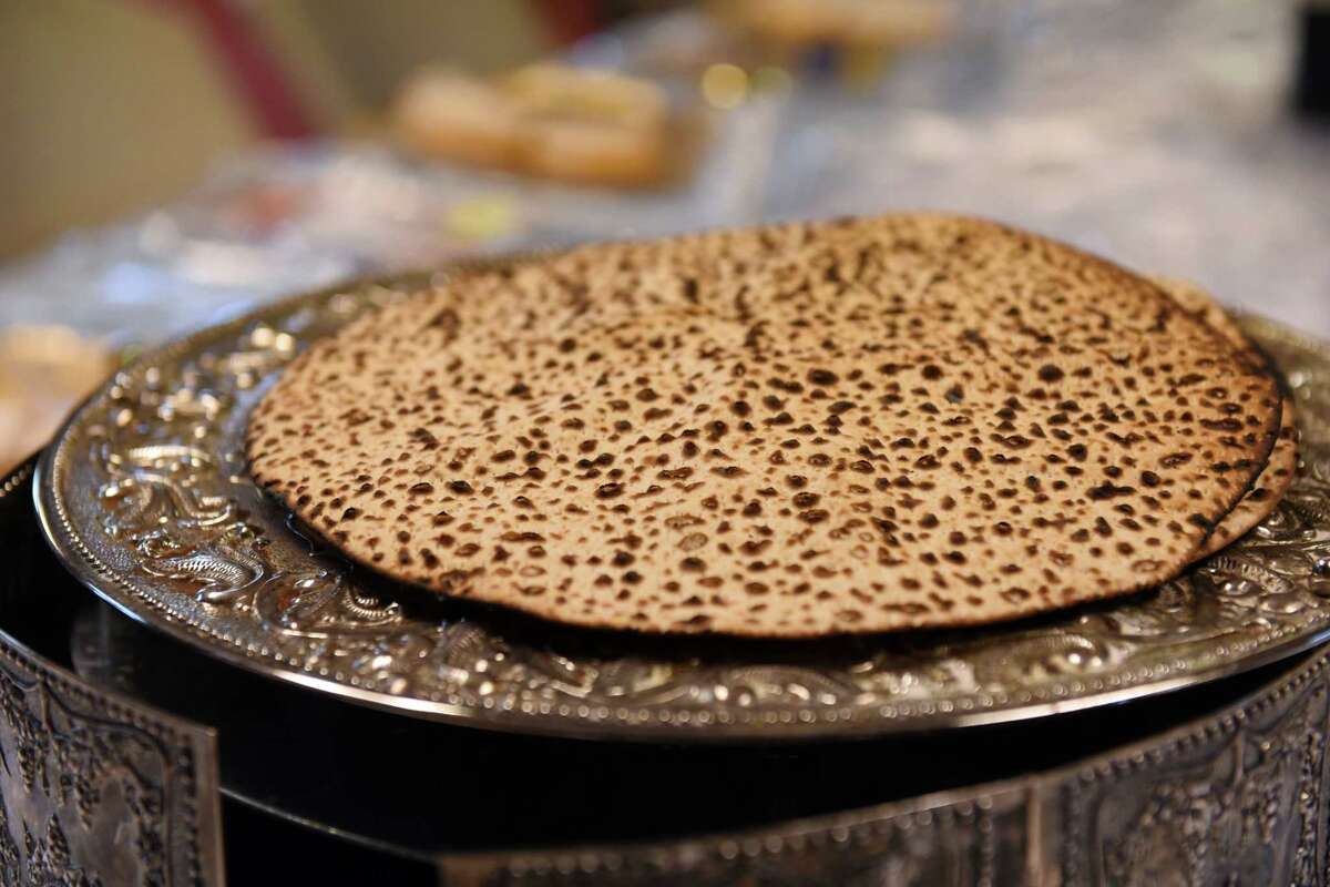 Rabbi's Seder inspires students