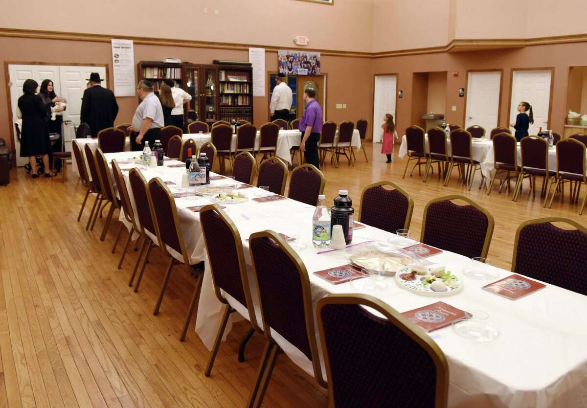 Rabbi's Seder inspires students