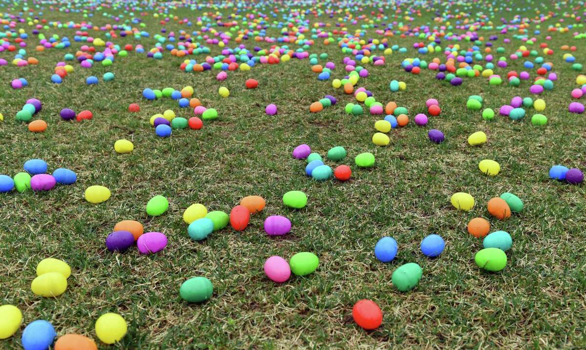 Photos: Eggs fall from the sky