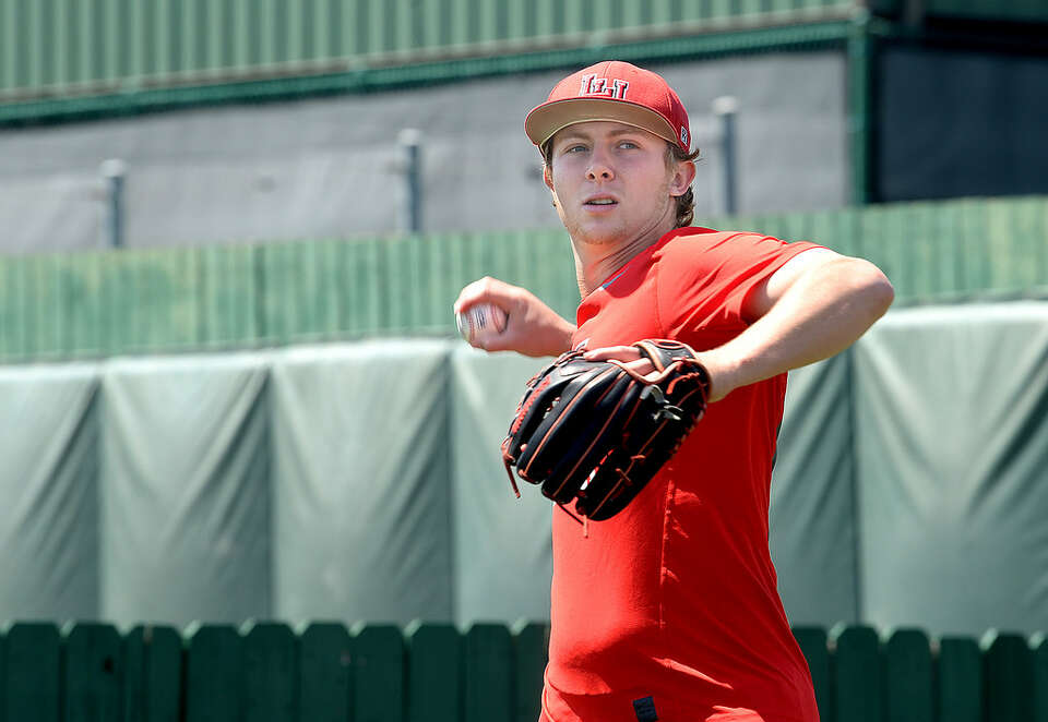 Lamar closer Jack Dallas signs with Philadelphia Phillies