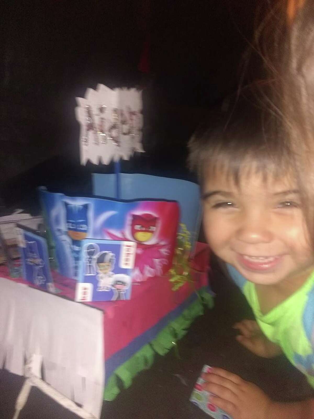 San Antonio continues its Fiesta tradition of shoe box floats