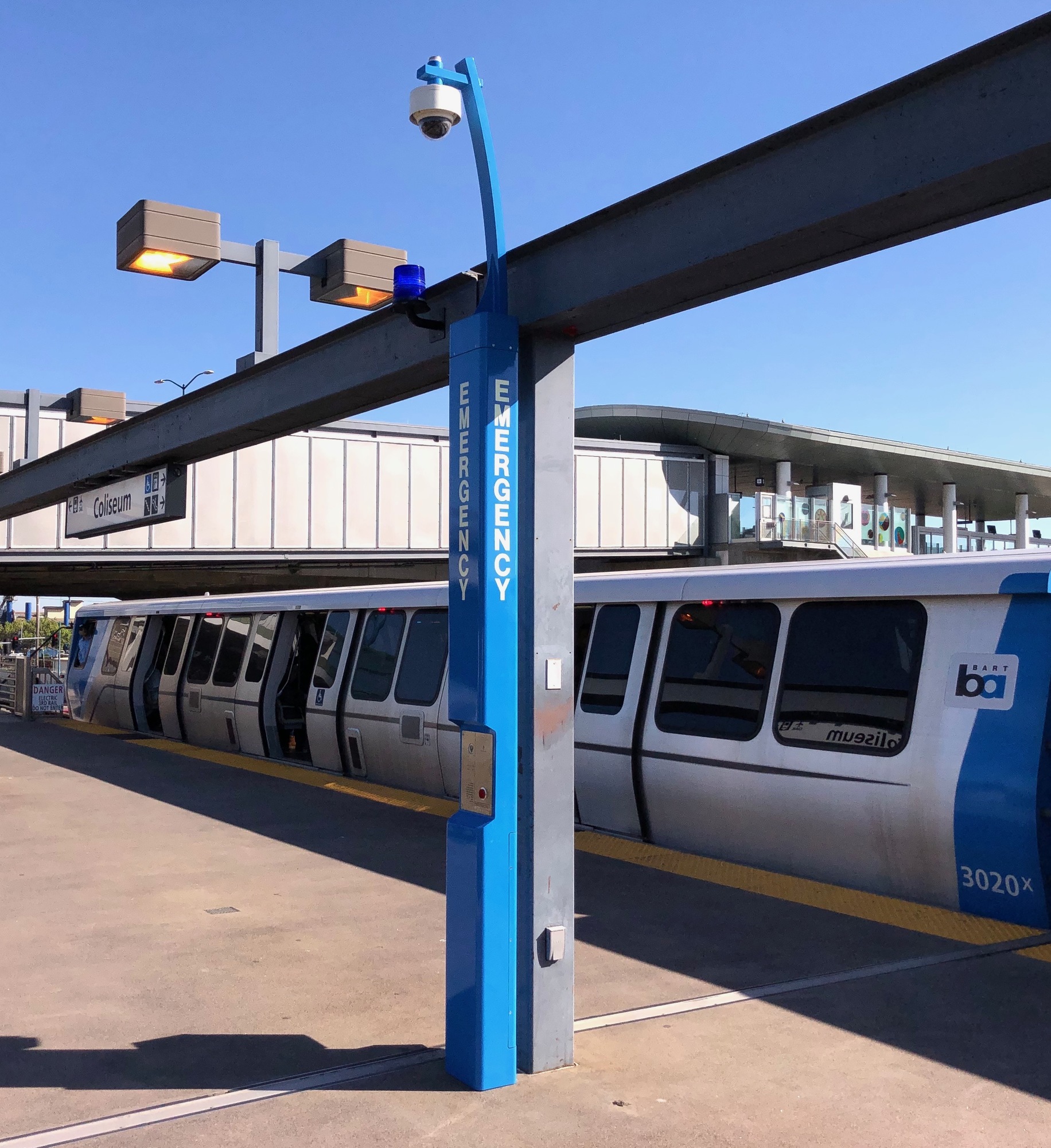 BART testing emergency call boxes with cameras and flashing lights