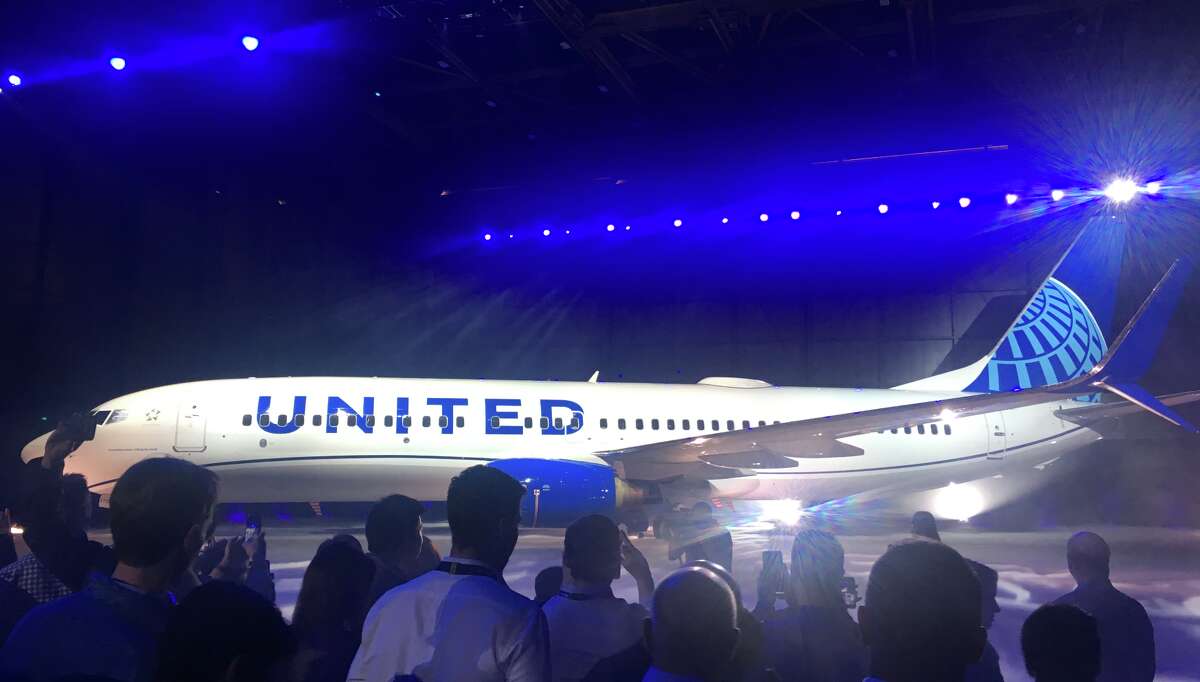 United Airlines officially reveals new look [PHOTOS]