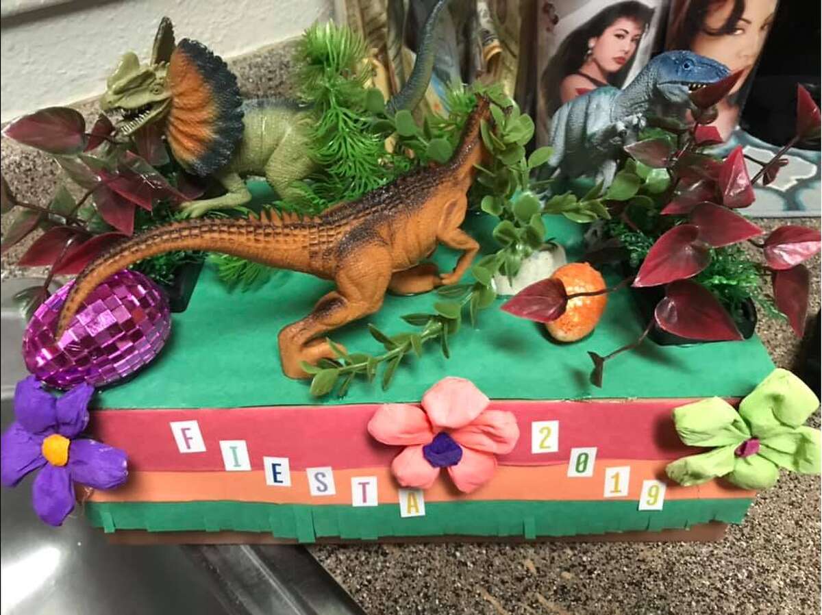 San Antonio continues its Fiesta tradition of shoe box floats