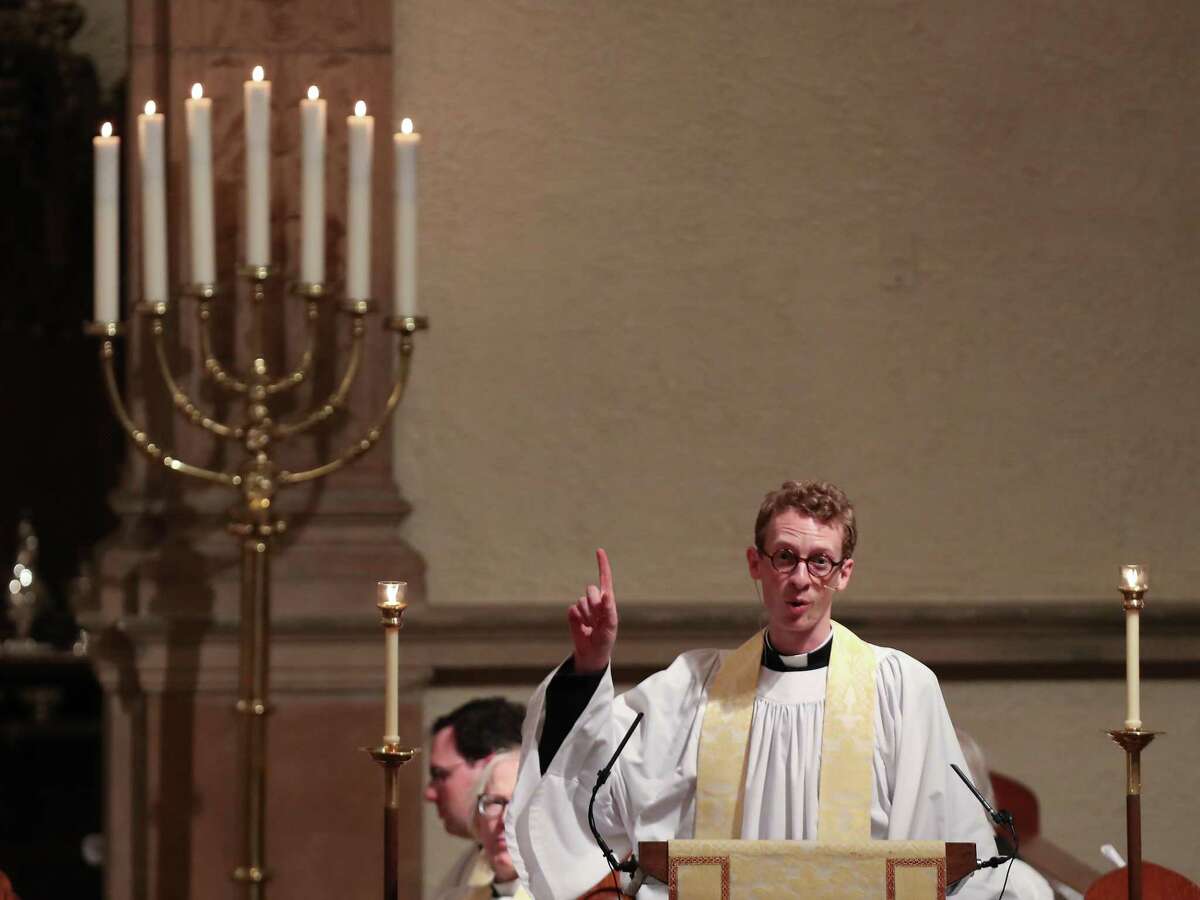 Friends and family gather to mourn Houston couple killed in Kerrville ...