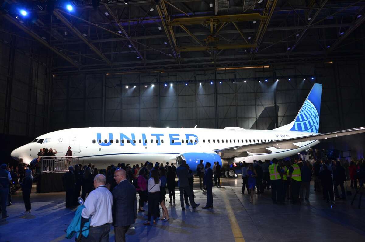 United Airlines officially reveals new look [PHOTOS]