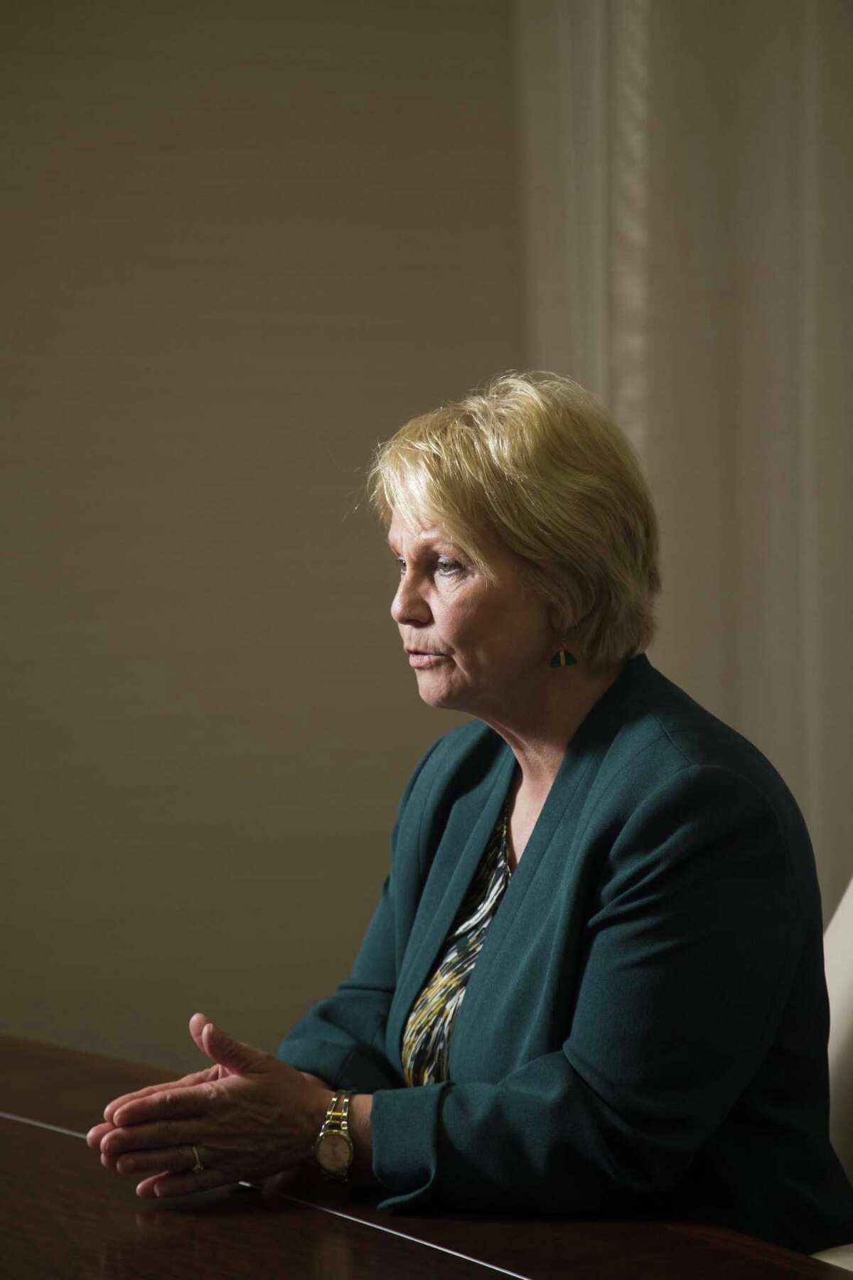 Reporter's Notebook: Oxy tries jump to big (oil) leagues