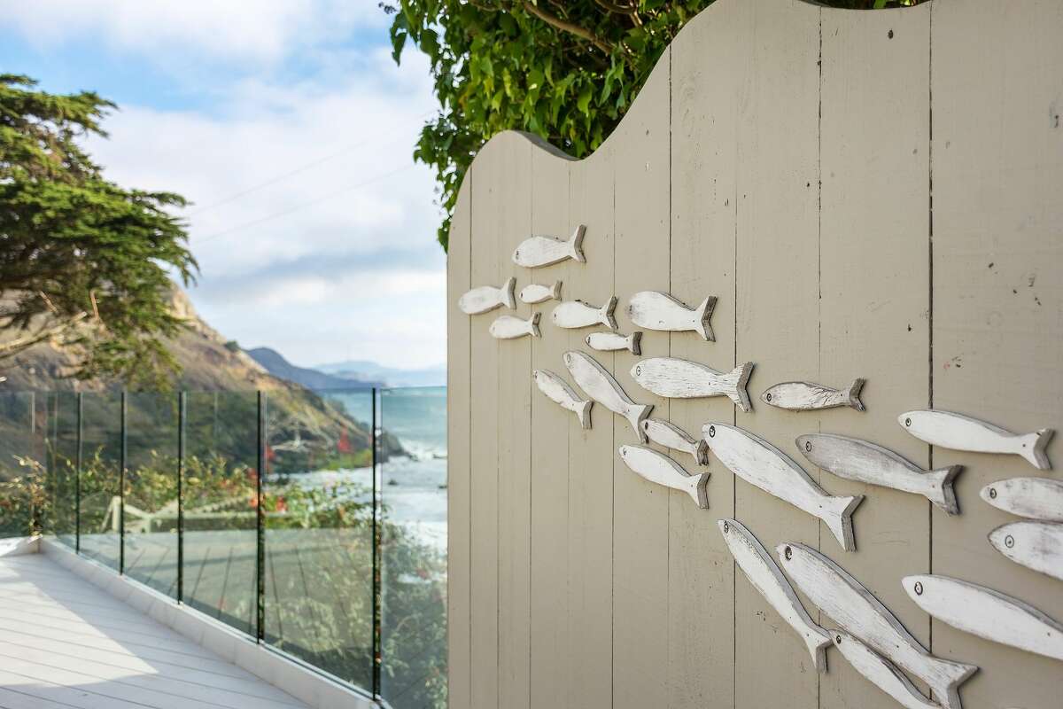 Interior designer's personal residence and cottage in Muir Beach listed ...