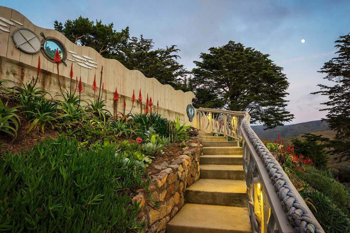 Interior designer's personal residence and cottage in Muir Beach listed ...