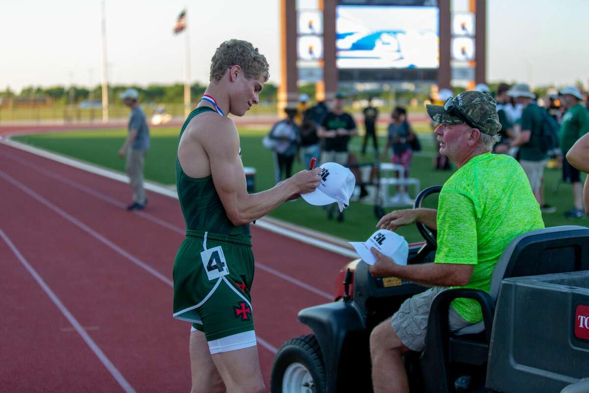 Matthew Boling turns in 9.98 in 100-meter dash, Strake Jesuit takes 2nd ... Matthew Boling turns in 9.98 in 100-meter dash, Strake Jesuit takes 2nd ...