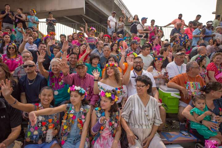 Battle of Flowers, Fiesta Flambeau parades things to know