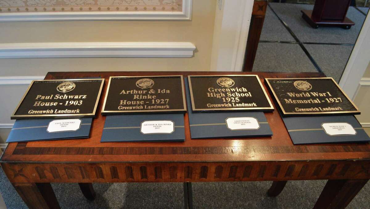 Greenwich Historical Society presents landmark plaques