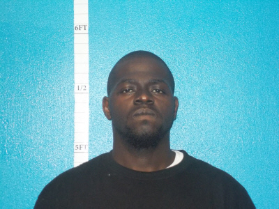 Man arrested after Silsbee apartment fire