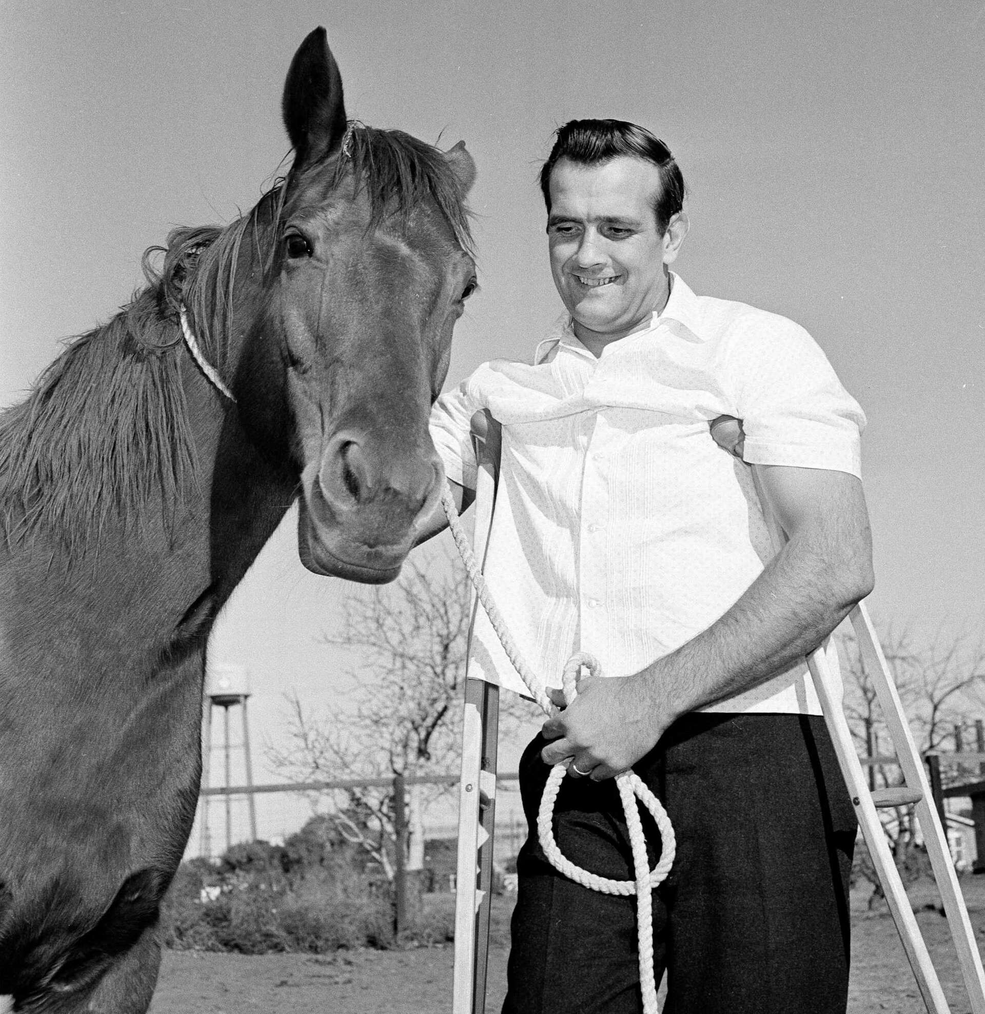 USF alum and Pro Football Hall of Famer Gino Marchetti dies at age 92