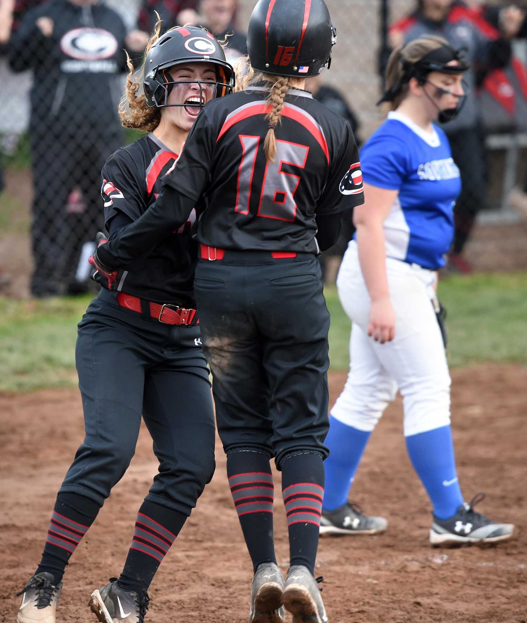 Sister Act: Danielle, Bri Floyd lead No. 7 Cheshire past No. 5 Southington