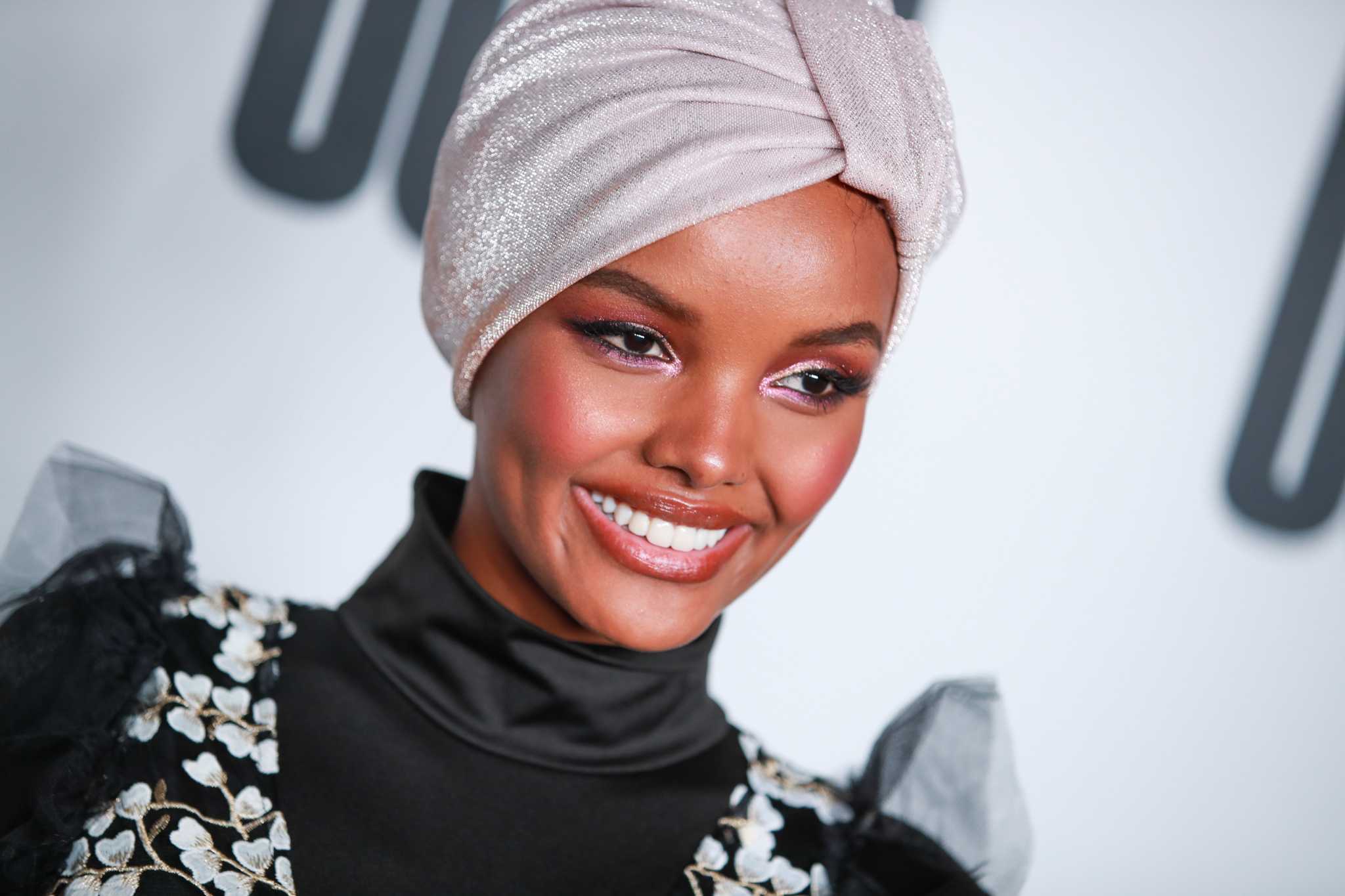 Sports Illustrated Swimsuit issue features model in a hijab, burkini ...