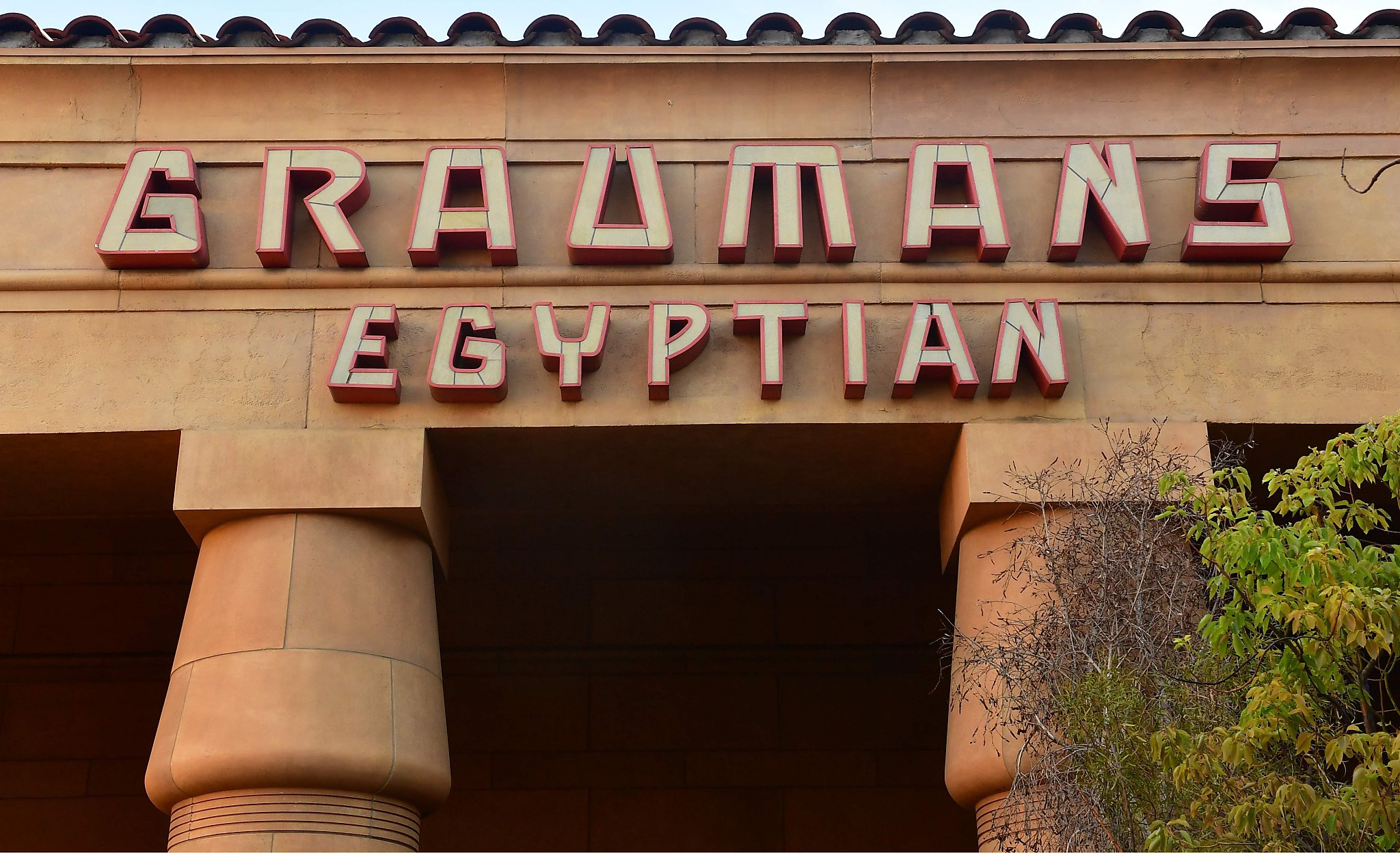 Netflix expands in Hollywood with 2 more office leases