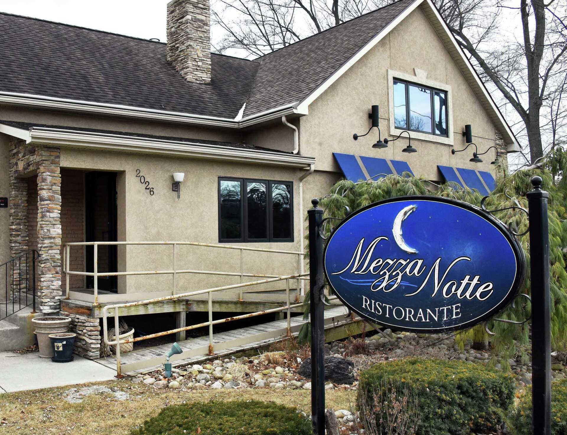 Table Hopping news buffet: MezzaNotte is closing, lots more