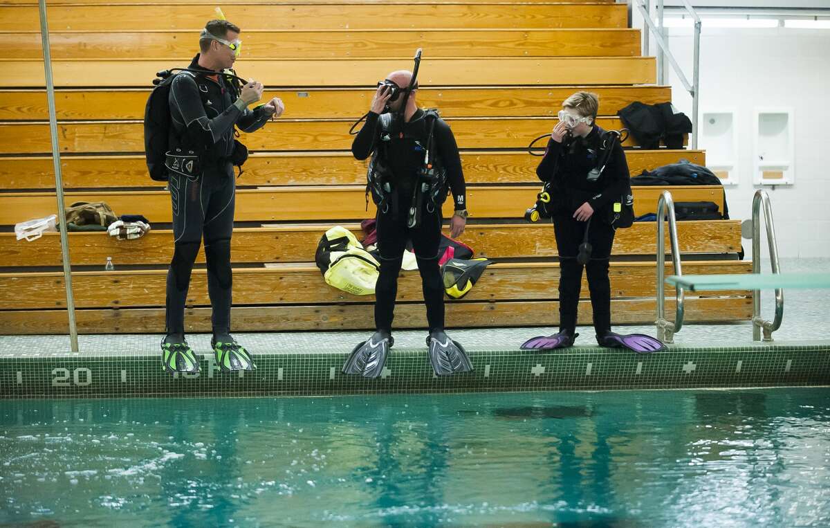 Specialty aquatics shop expands to Midland