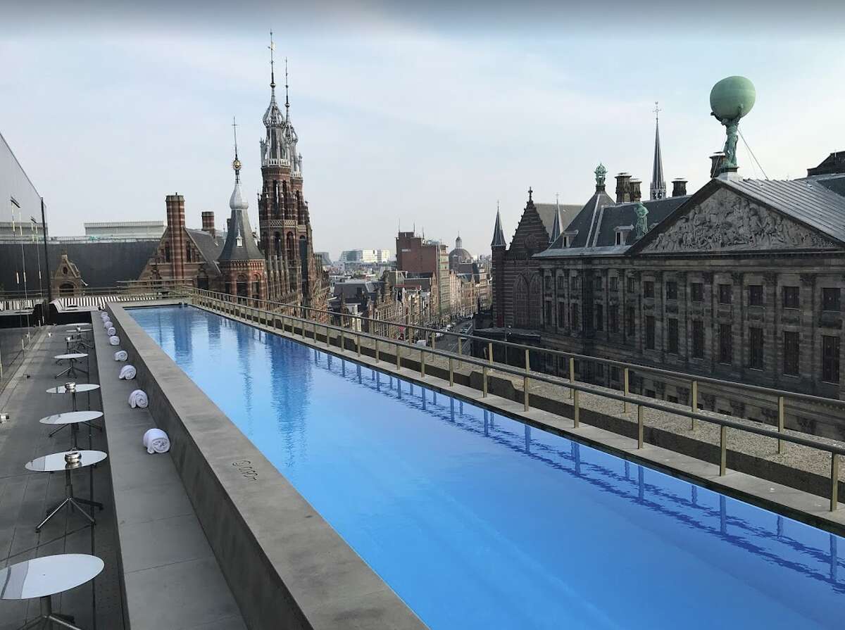 Review: United celebrates a new nonstop to Amsterdam