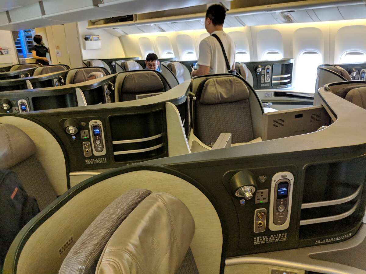 Review: EVA Air Business Class Saigon-Taipei-SFO [PHOTOS]