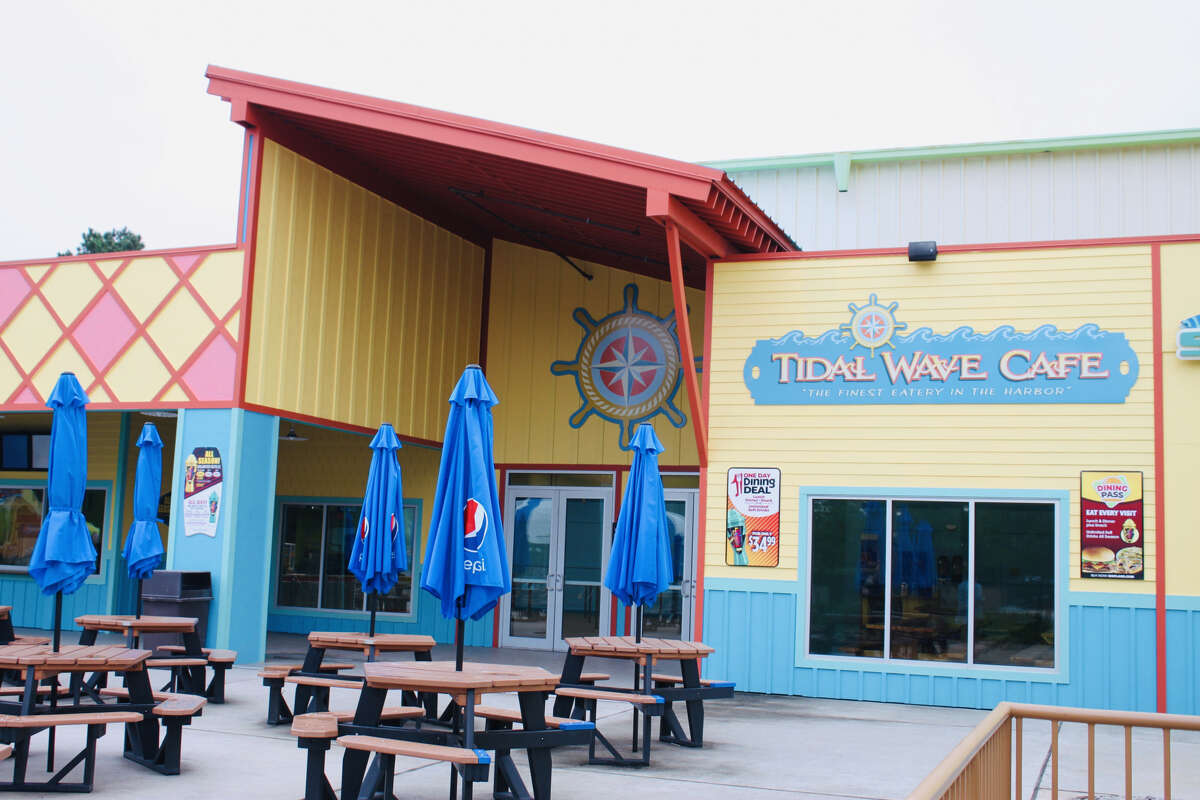 Six Flags Hurricane Harbor Splashtown opens for new season