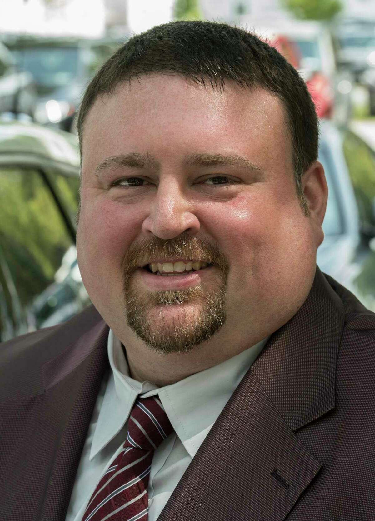 Half of handicappers picking Vino Rosso