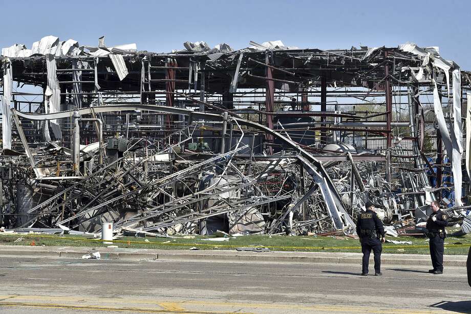 Four presumed killed in Illinois factory explosion - SFGate