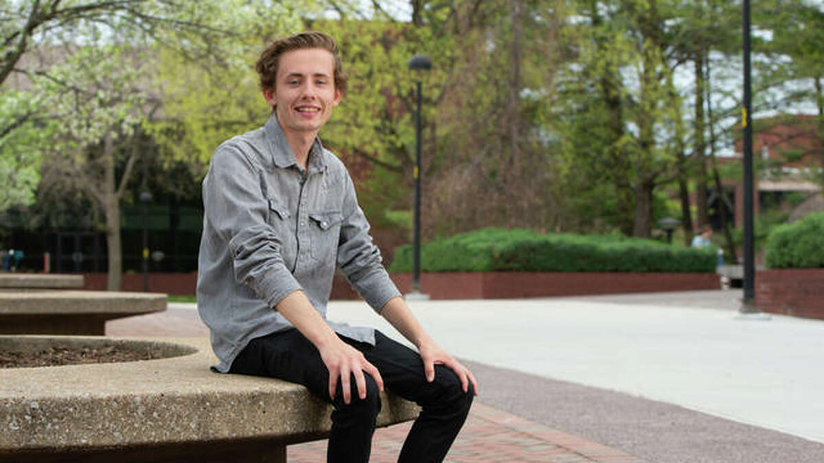 SIUE political science senior prepared to lead as school board member