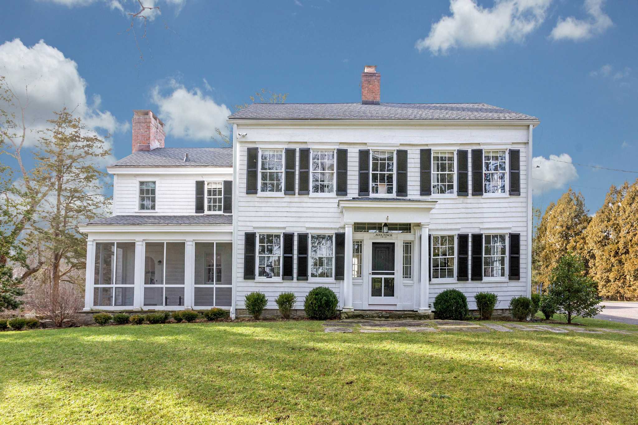 On the Market / Updated colonial with character