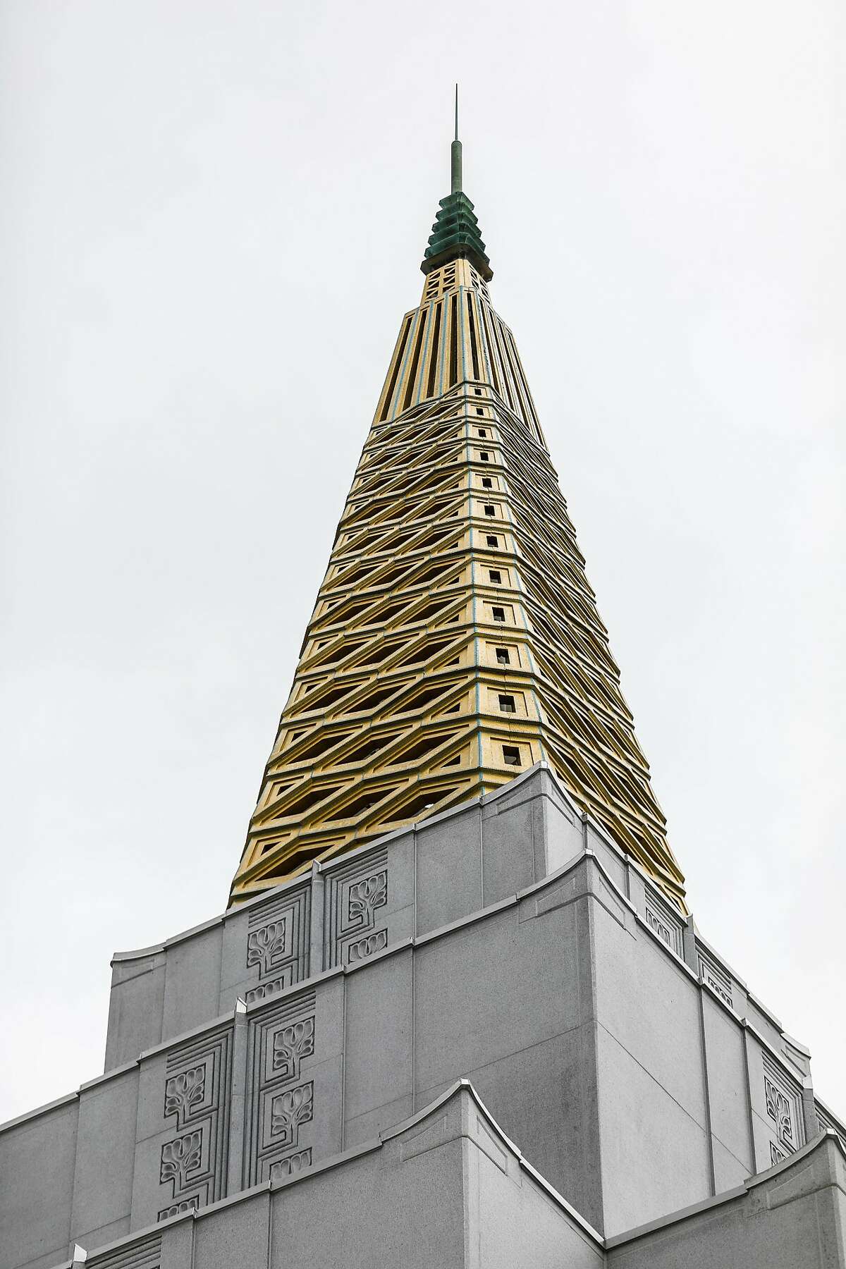 Rare glimpse inside Oakland’s Mormon temple kicks off 3 weeks of public ...