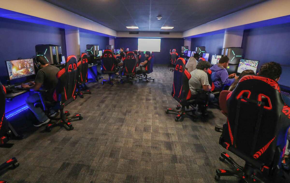 ESPN brings national esports championship to Houston, a ‘hotbed’ for gaming