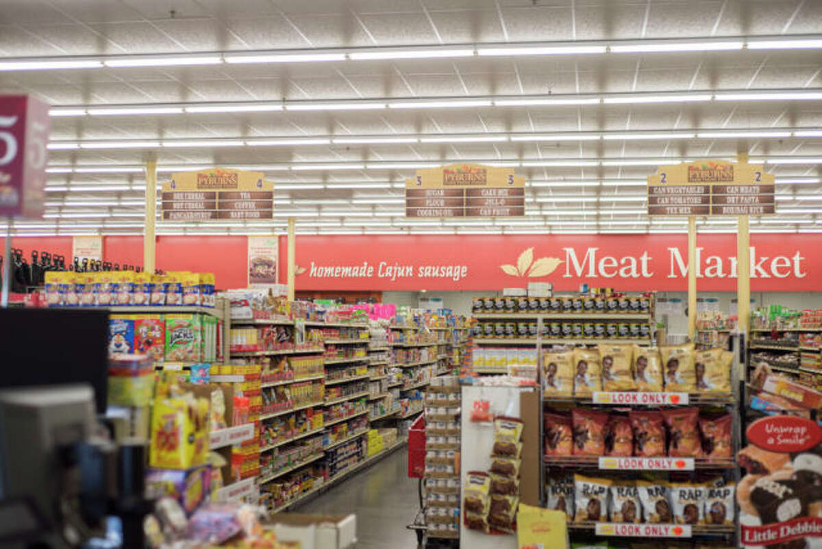 Pyburn's, where a Vietnamese grocer sells oxtail tacos