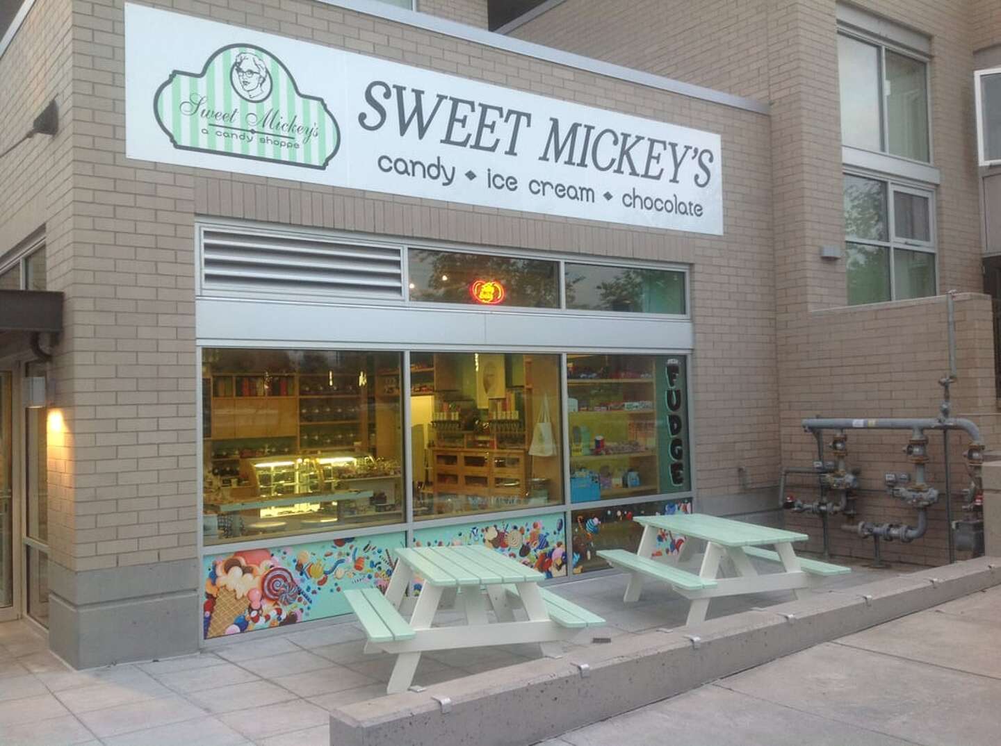 Here are Yelpers' favorite Seattle ice cream spots