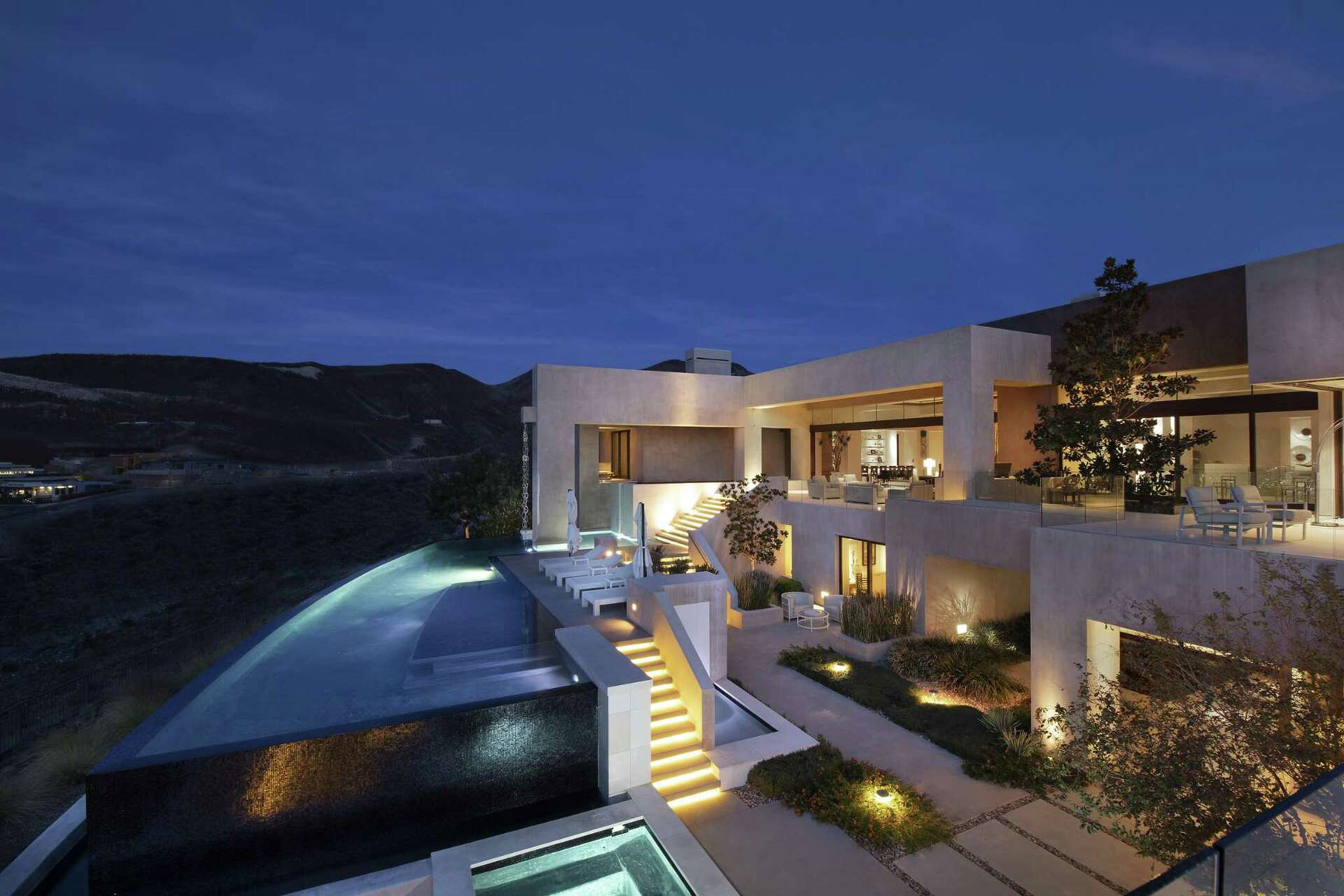 Getaway: ‘Finest home in southern Nevada’ overlooks DragonRidge Country ...