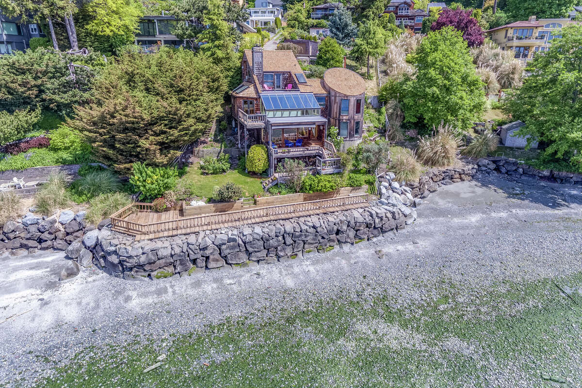 80 degrees in Seattle? You need this waterfront beach house